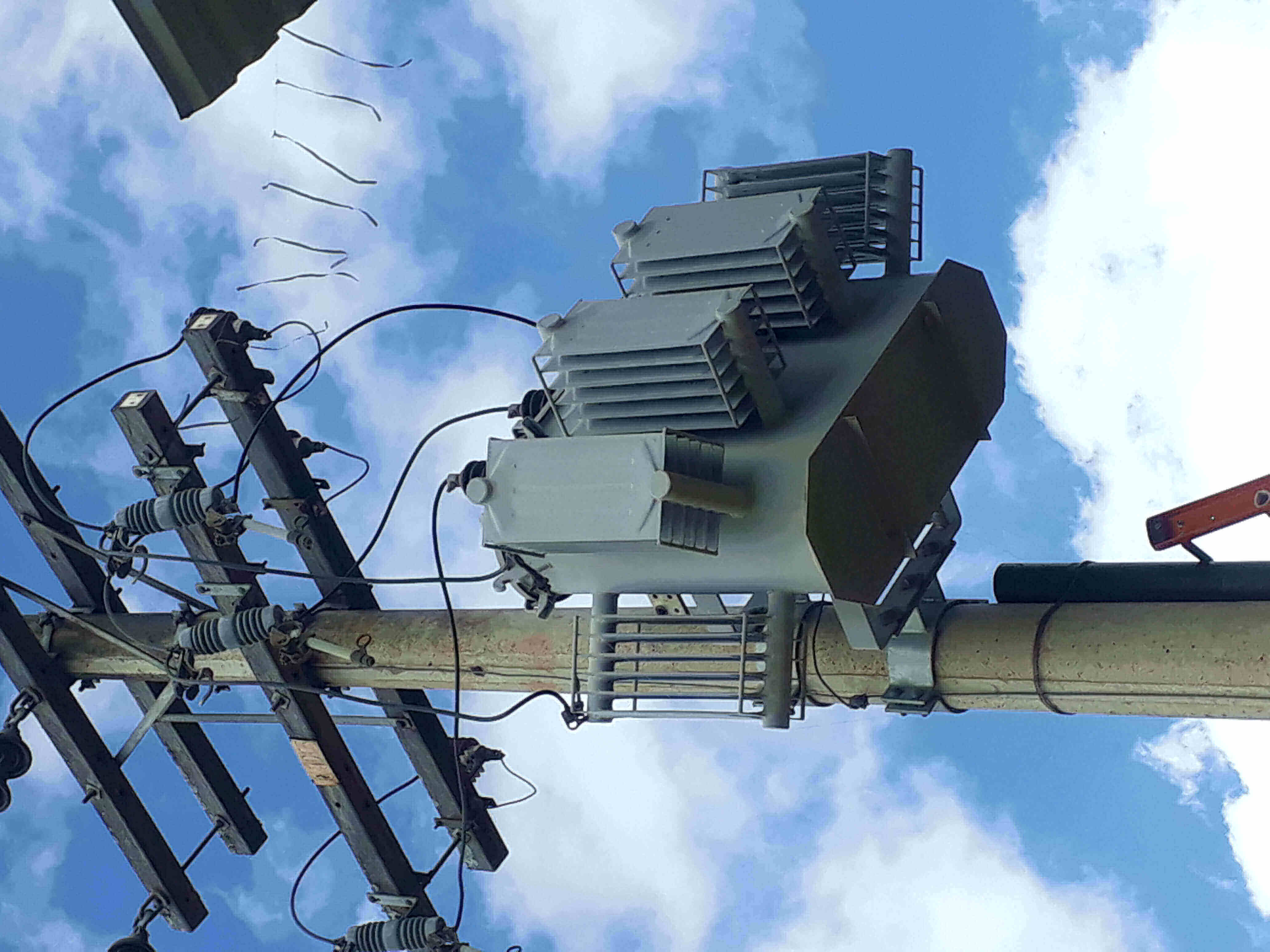 Instalação de Poste Padrão Elektro